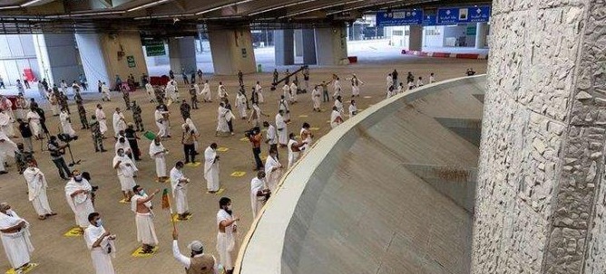 Jamaah Haji Diperbolehkan Mewakilkan Melontar Jumrah