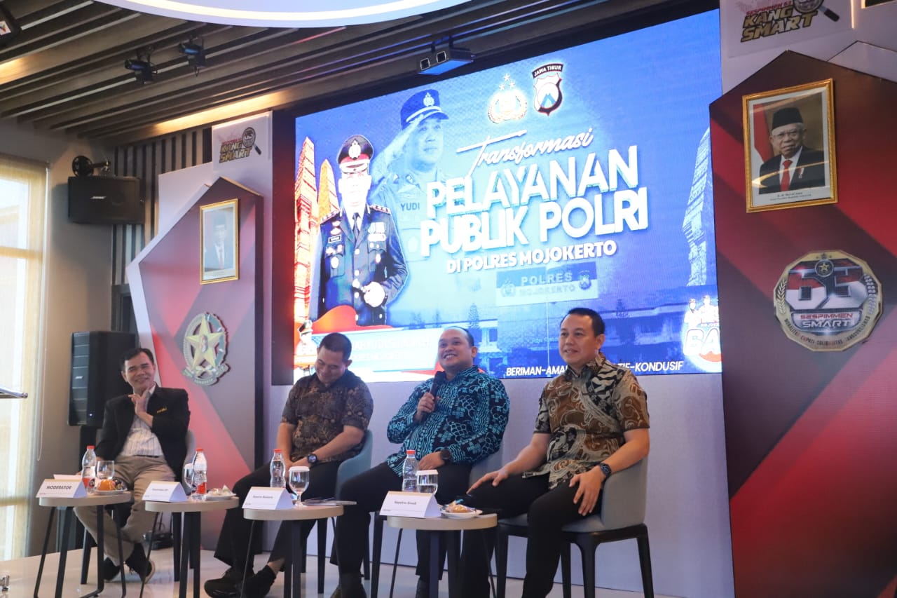 Optimalisasi Kepemimpinan dalam Transformasi Pelayanan Publik: Peserta ...