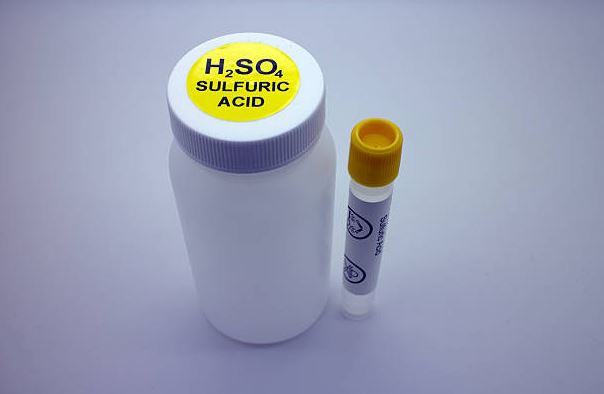 Perbedaan Asam Sulfat dan Asam Folat