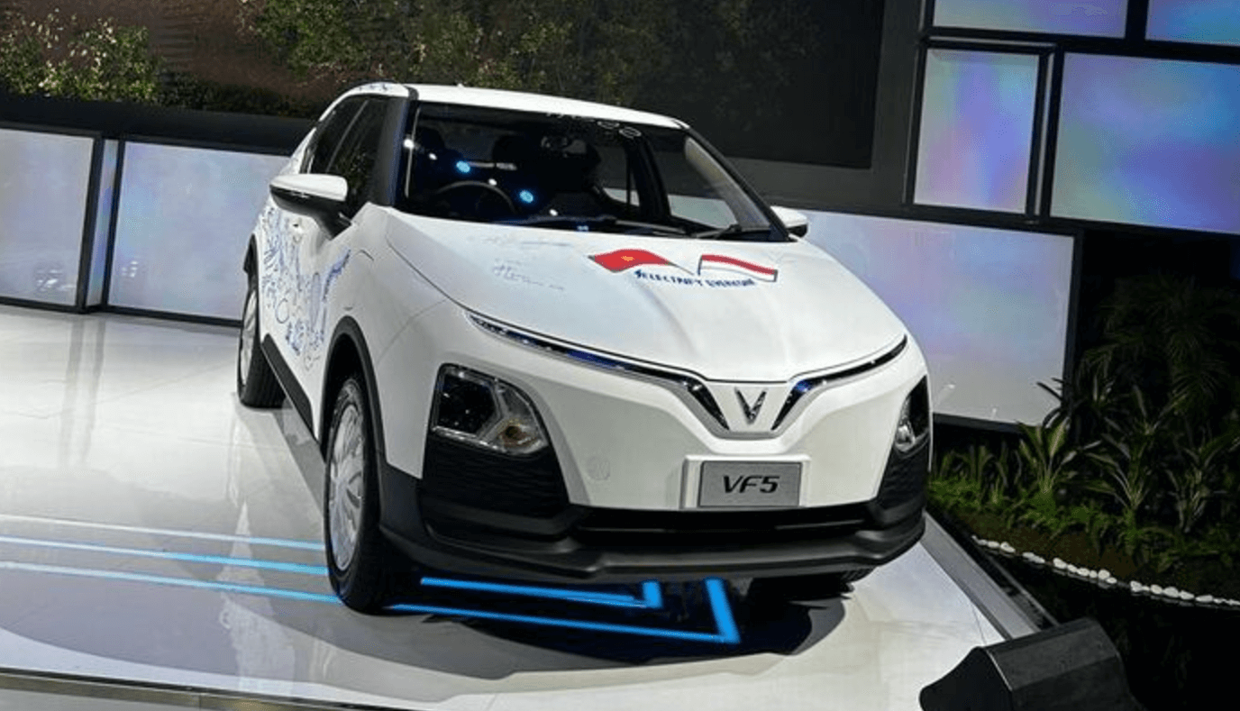 VinFast Mulai Kirim Mobil Listrik VF 5 ke Konsumen Indonesia