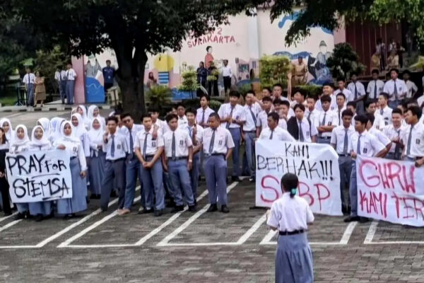 DPR Panggil Mendikti Terkait Polemik Banyak Siswa Gagal Daftar SNBP