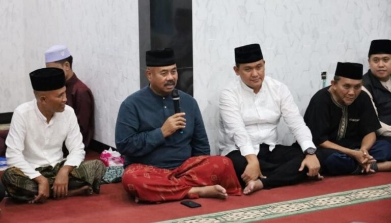 Bupati Kukar Safari Sahur dan Subuh di Musholla Al Mubarok