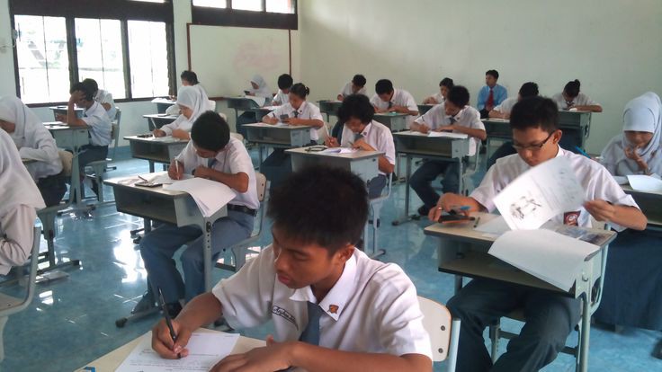 Jurusan IPA, IPS, dan Bahasa Resmi Kembali di SMA Mulai 2025